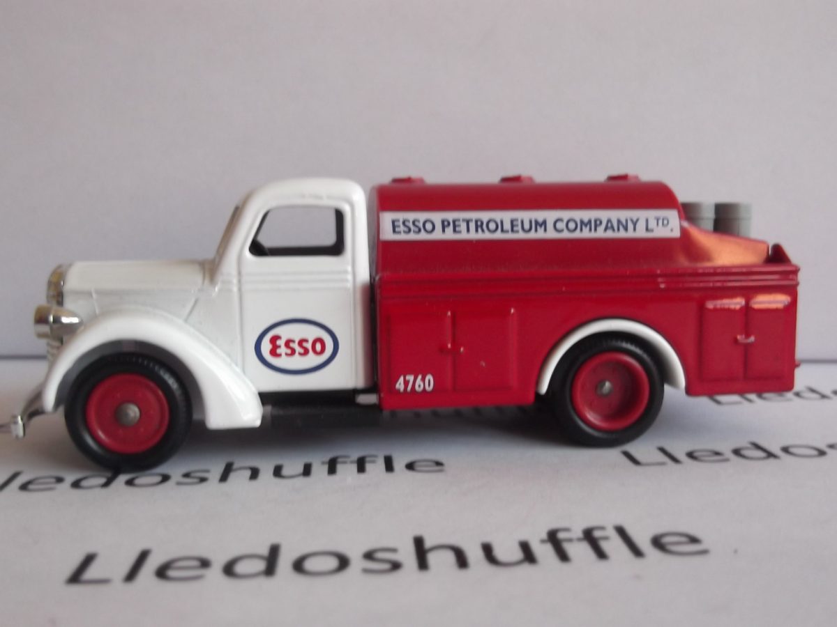 DG57001, 1939 Ford Tanker, Esso Petroleum Company Ltd – Lledoshuffle