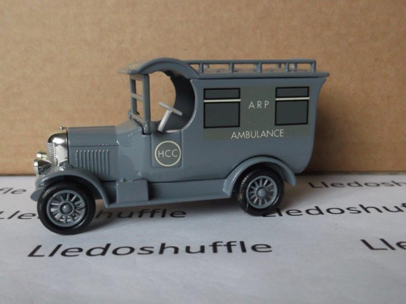 LP050, Code 3, Bull Nose Morris Van, 1940’s Blitz ARP Ambulance – Lledo ...