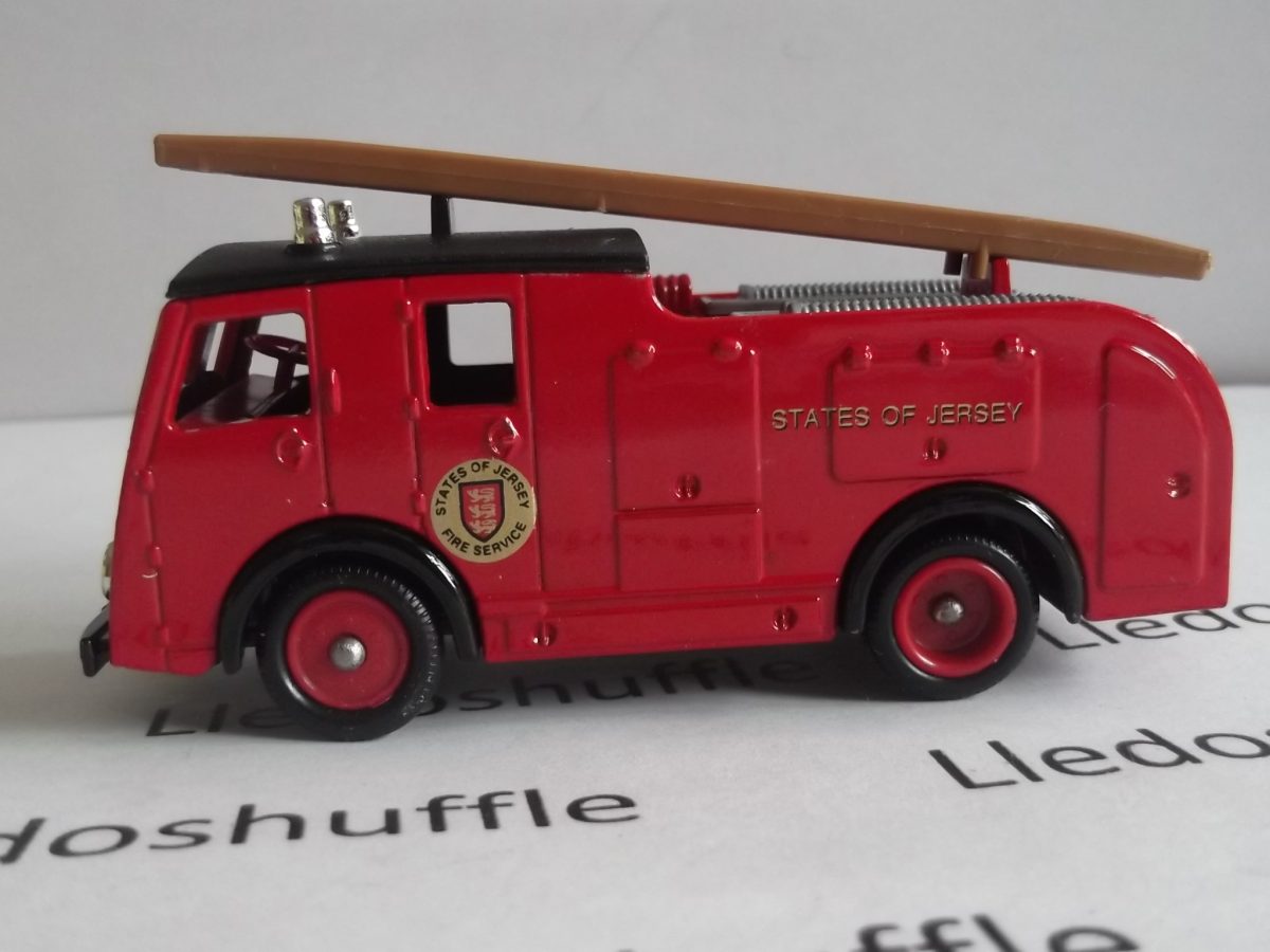 LP60002, Dennis Fire Engine, States of Jersey Fire Brigade – Lledoshuffle
