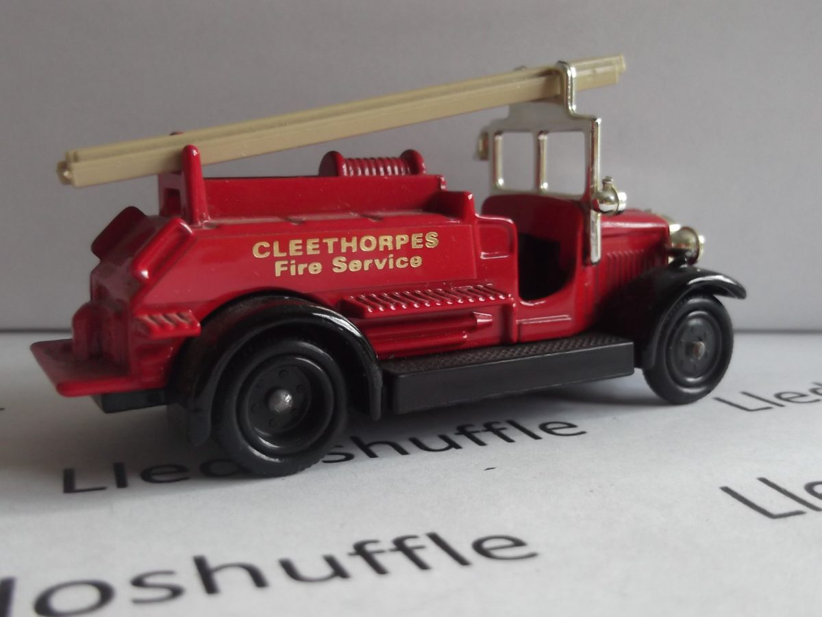 SP12002, Dennis Fire Engine, Cleethorpes Fire Service – Lledo Models