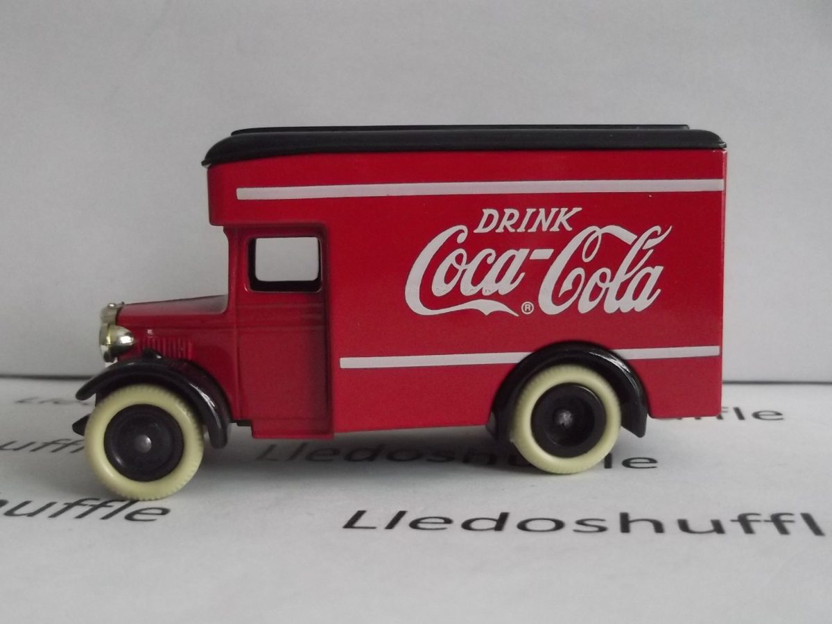 DG16011, Dennis Parcels Van, Coca Cola, Drink Coca-Cola – Lledo Models