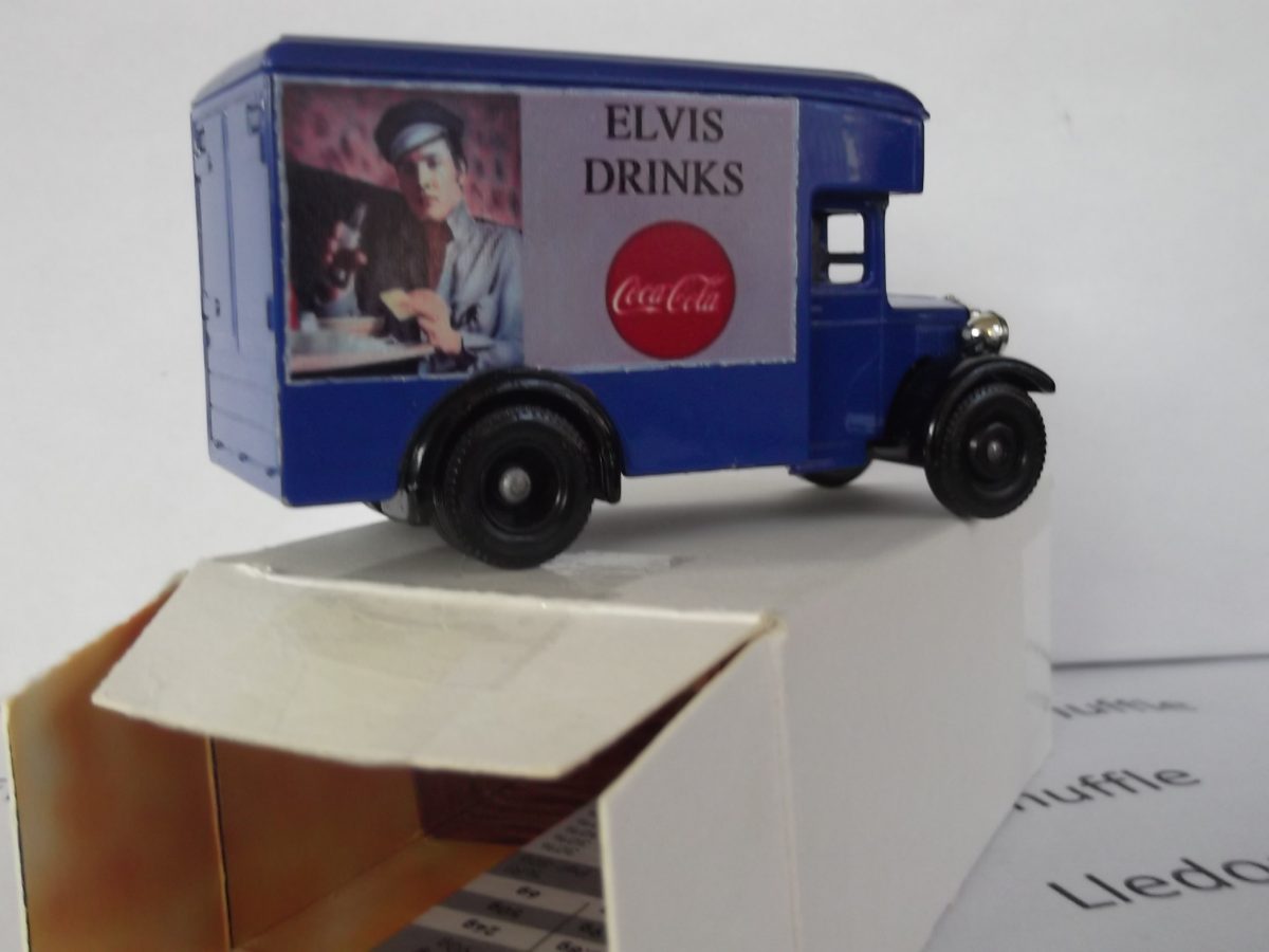 LP016, Code 3, Dennis Parcels Van, Elvis Drinks Coca Cola – Lledo Models