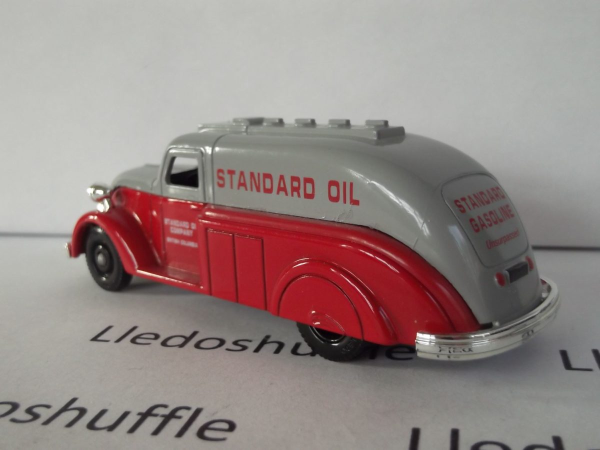 PM114001, Streamline Tank Truck, Chevron No. 15, Standard Oil Company ...